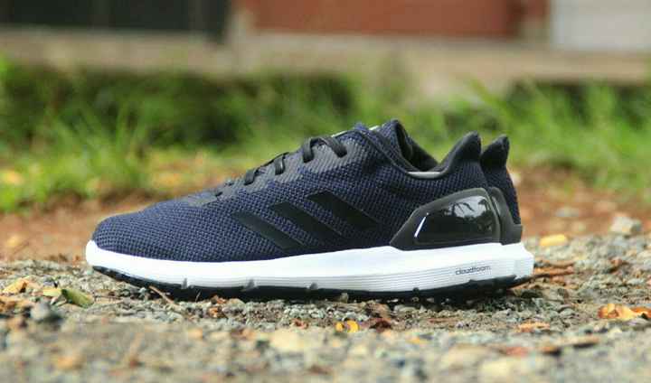 Apa Bedanya Sepatu Training, Running, dan Casual?